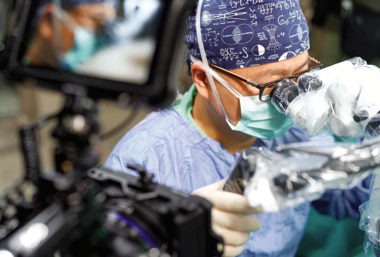 接起0.03公分淋巴管，讓面臨截肢病人，重獲生機 - 高雄長庚 • 外科 最新消息